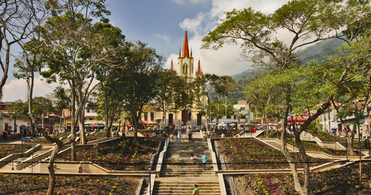 Condenan a exfuncionaria de Amagá por exigir parte del salario a ...